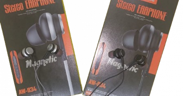 Ayunwish Stereo Earphone Magnetic AW-934 With microphone - Black